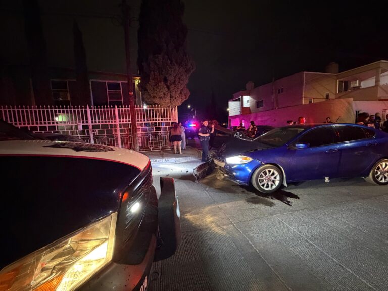 Noche de choques: tráiler embiste a biker y camioneta queda con las ...